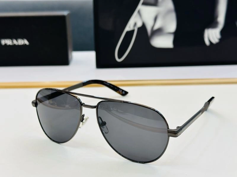 Top mirror Prada Sunglasses