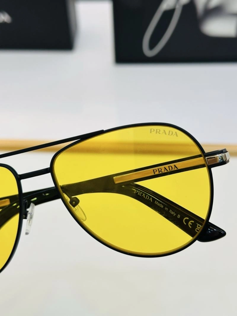 Top mirror Prada Sunglasses