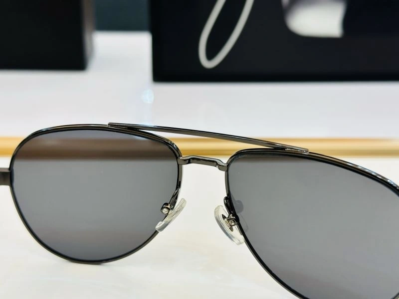 Top mirror Prada Sunglasses