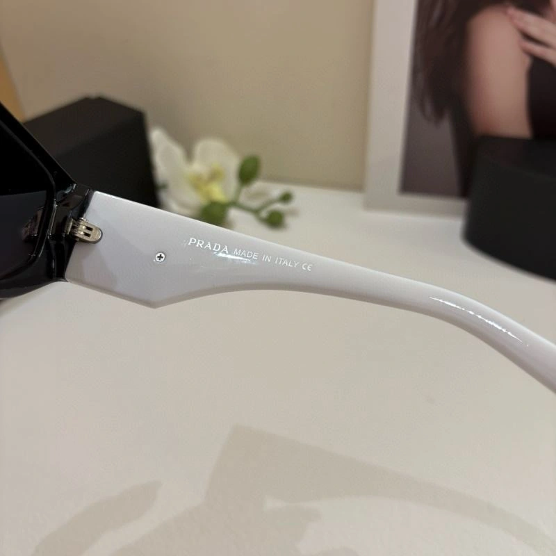 High fidelity Prada Sunglasses