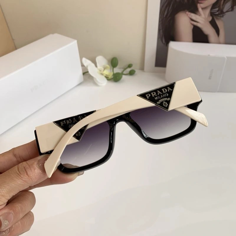 Top match Prada Sunglasses