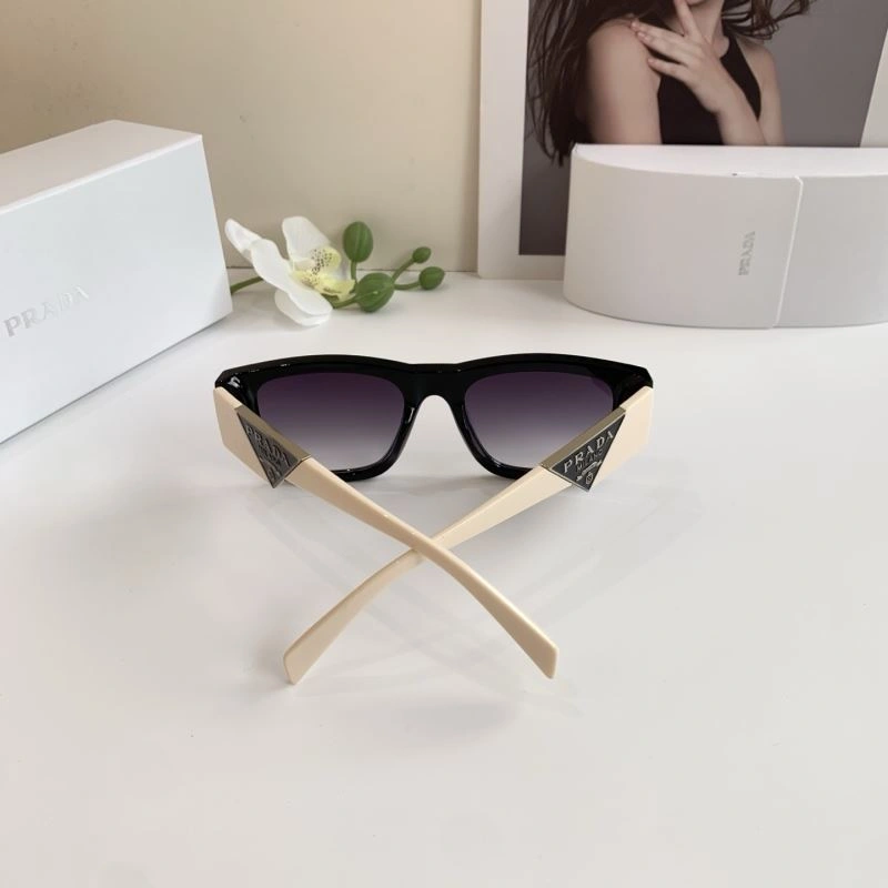 Top match Prada Sunglasses