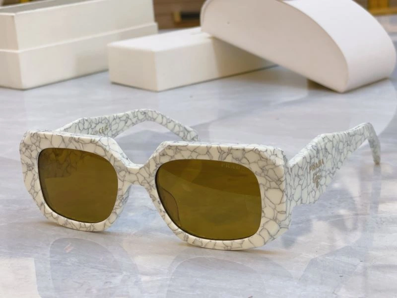Low-cost Prada Sunglasses