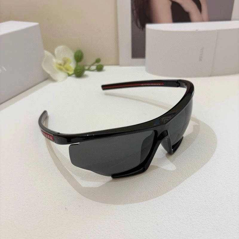 Low-cost Prada Sunglasses
