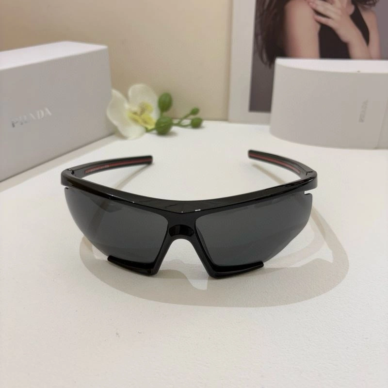 Low-cost Prada Sunglasses