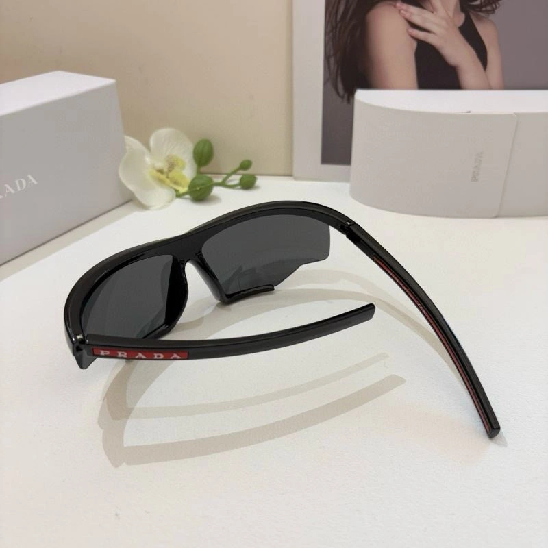 Low-cost Prada Sunglasses