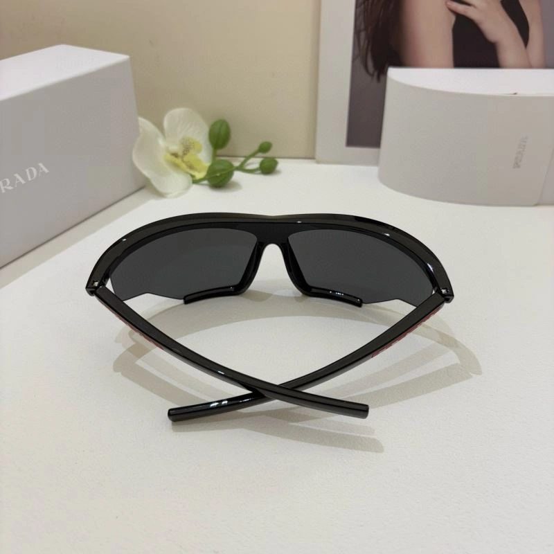 Low-cost Prada Sunglasses