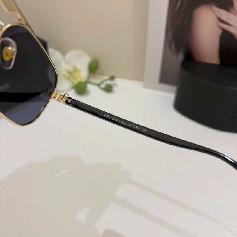 Exact replica Prada Sunglasses