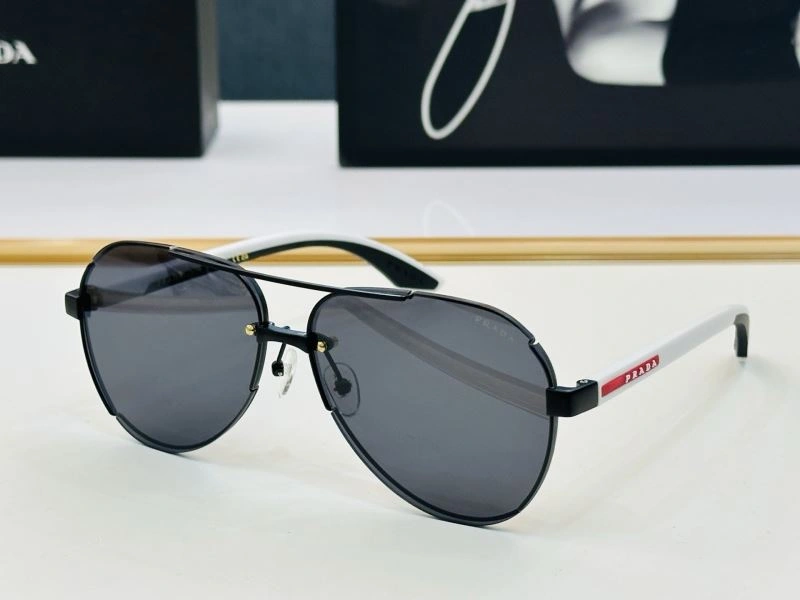 Top match Prada Sunglasses