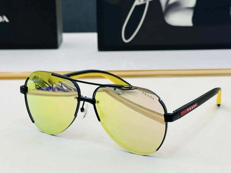 Top match Prada Sunglasses