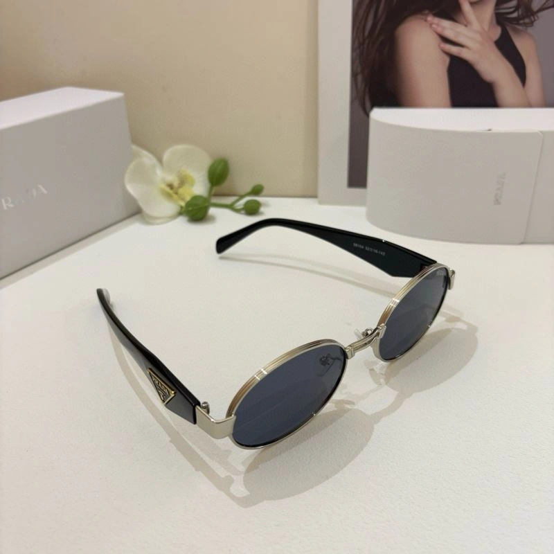 Top match Prada Sunglasses