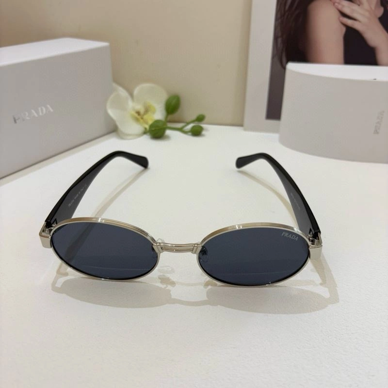 Top match Prada Sunglasses