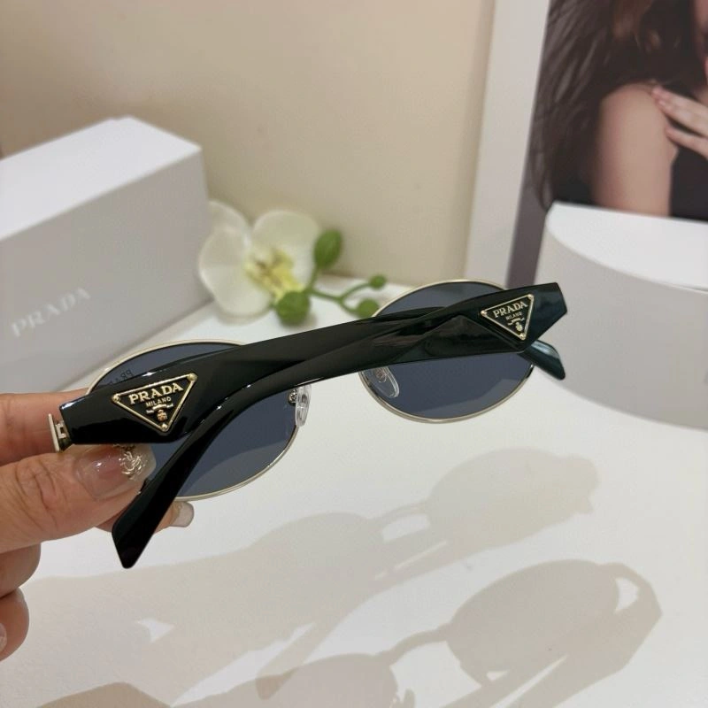 Top match Prada Sunglasses
