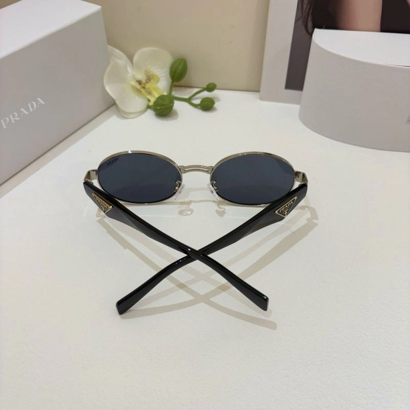 Top match Prada Sunglasses