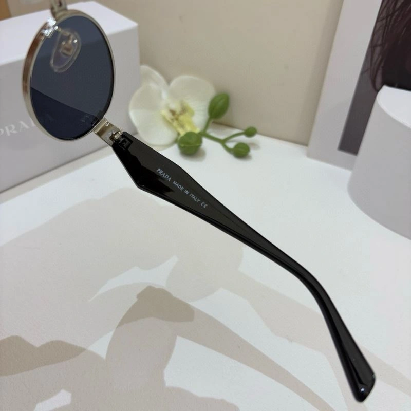 Top match Prada Sunglasses