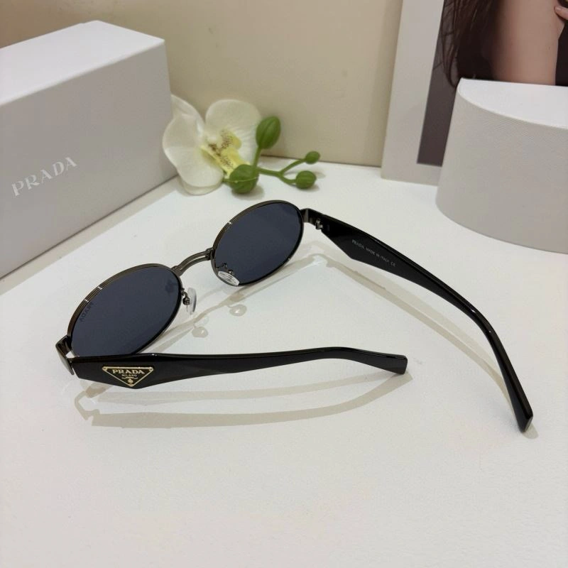 Accurate model Prada Sunglasses