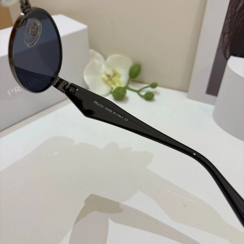 Accurate model Prada Sunglasses