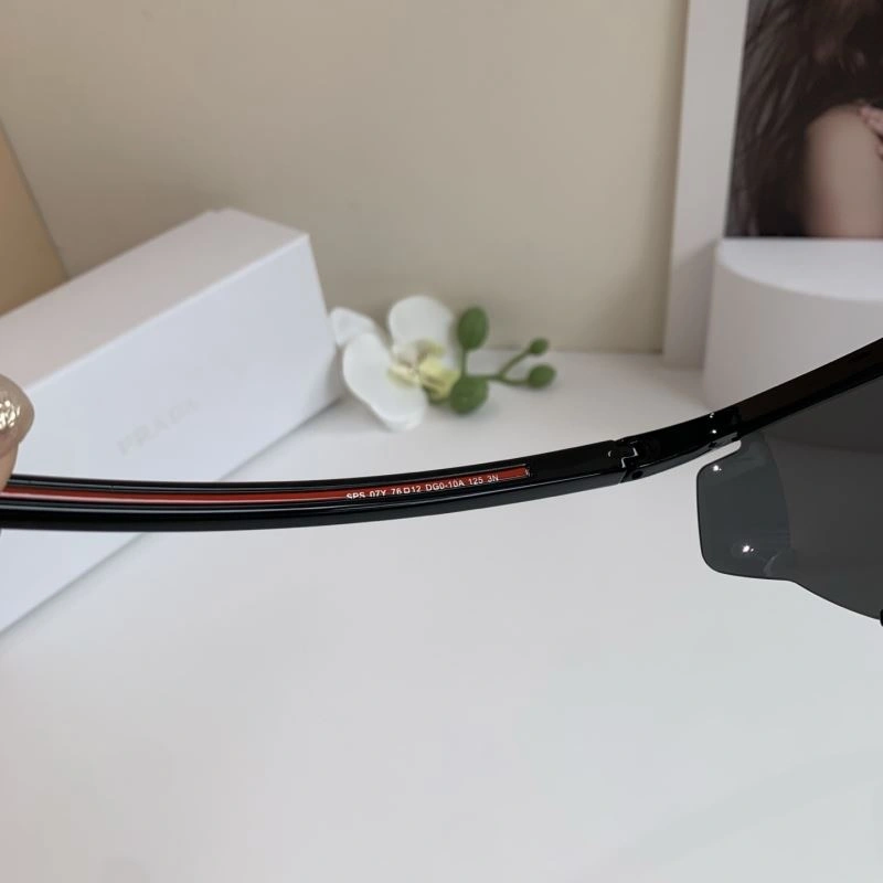 Accurate model Prada Sunglasses