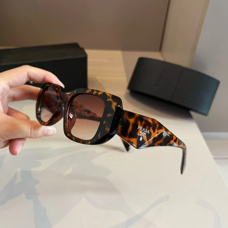 Accurate model Prada Sunglasses
