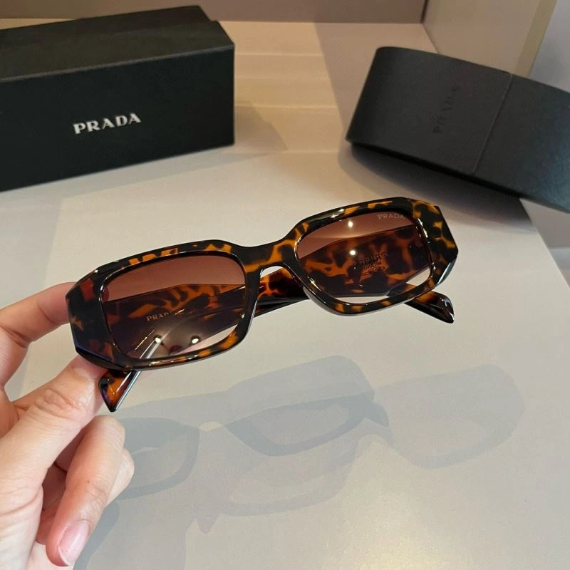 Accurate model Prada Sunglasses