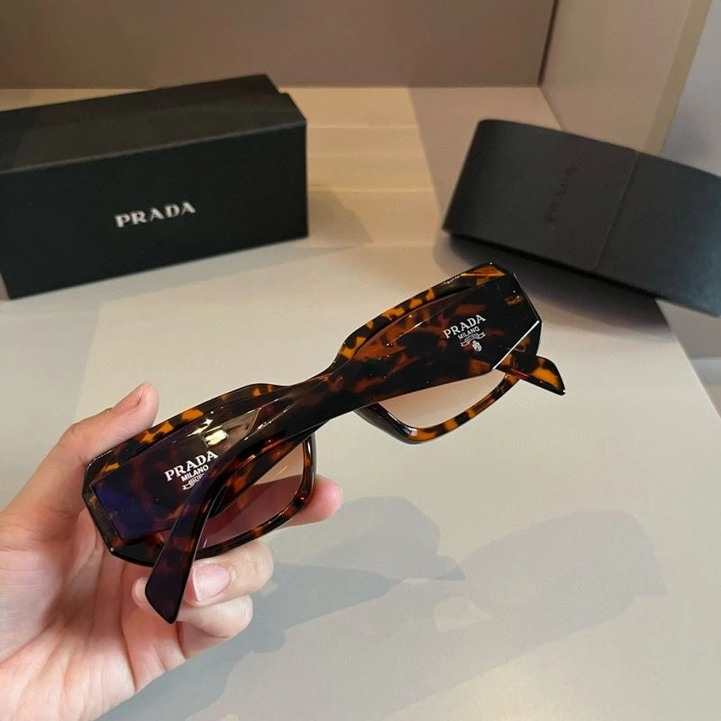 Accurate model Prada Sunglasses