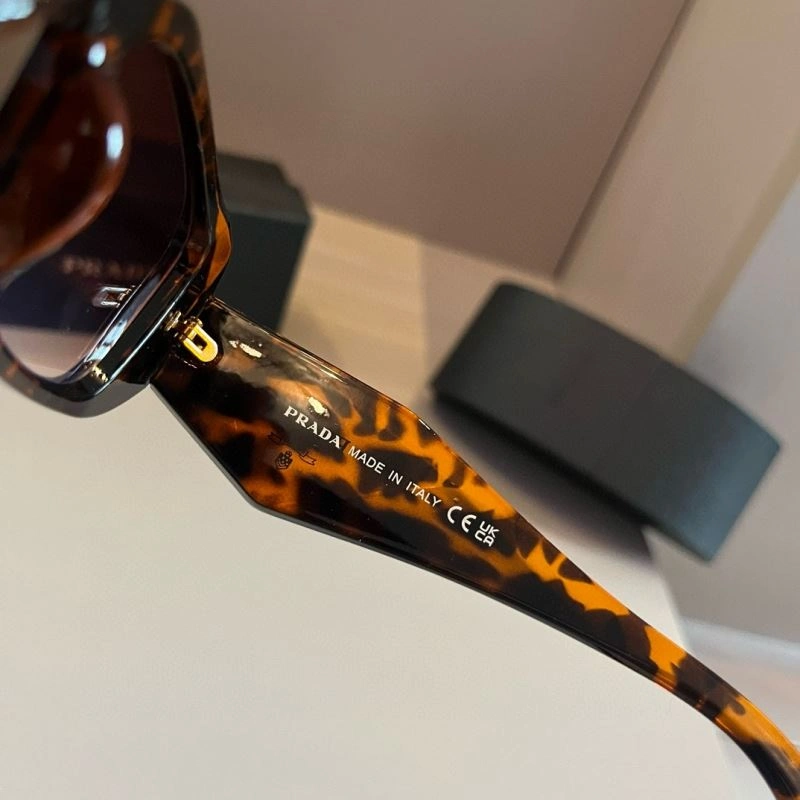 Accurate model Prada Sunglasses