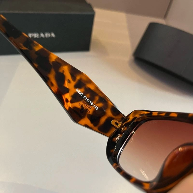 Accurate model Prada Sunglasses