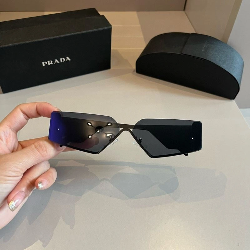 Top mirror Prada Sunglasses