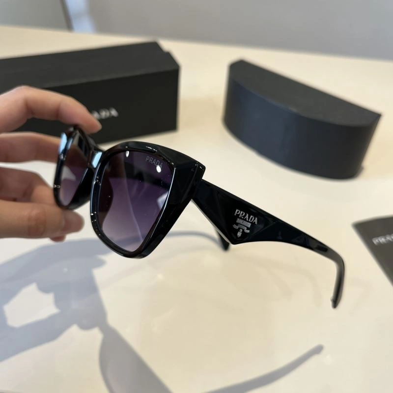 Accurate model Prada Sunglasses