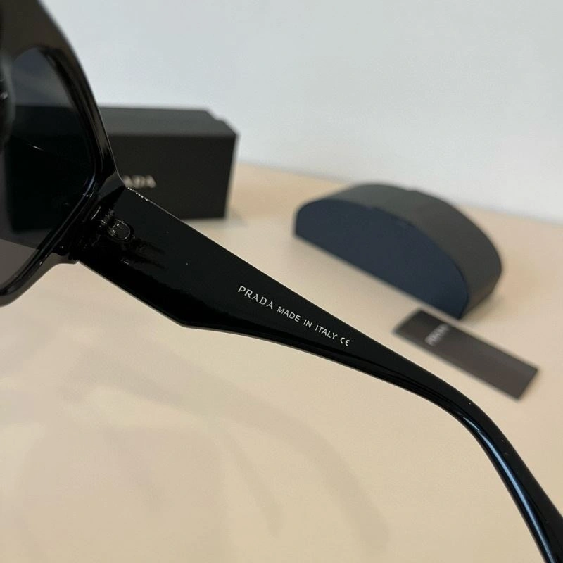 Low-cost Prada Sunglasses