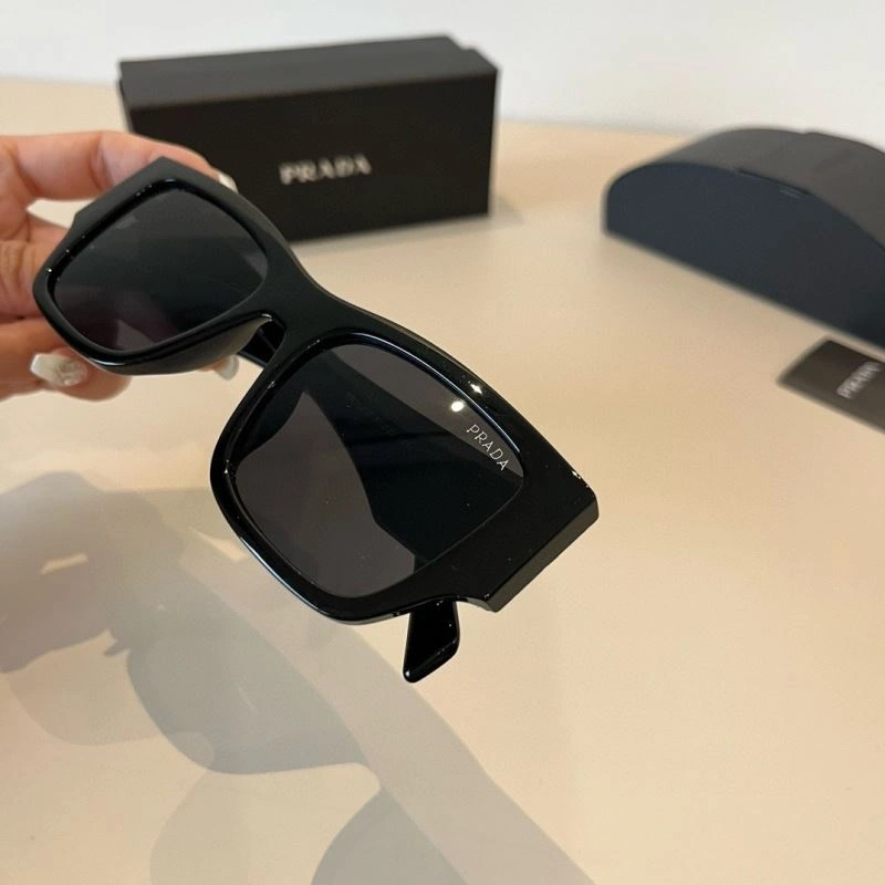 Low-cost Prada Sunglasses