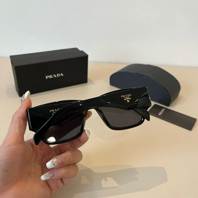 Low-cost Prada Sunglasses