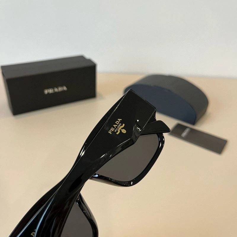Low-cost Prada Sunglasses