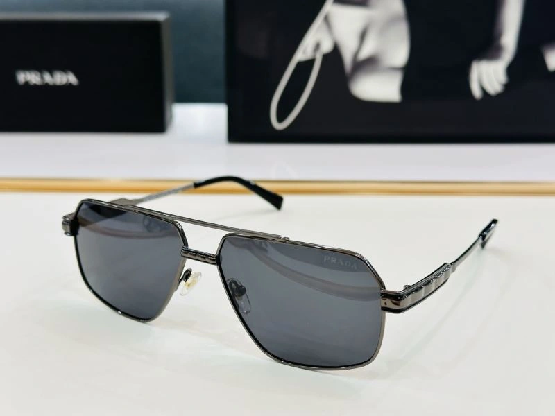 Top mirror Prada Sunglasses