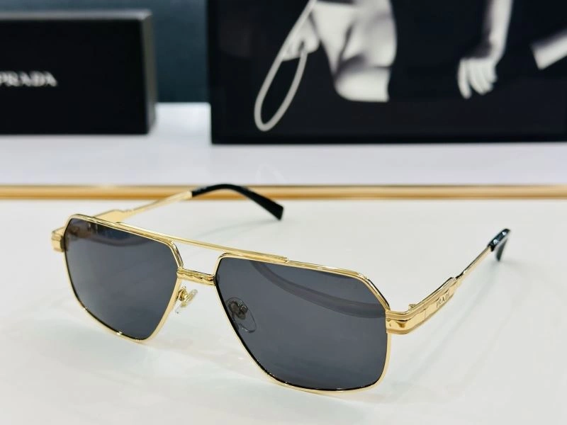 Top mirror Prada Sunglasses