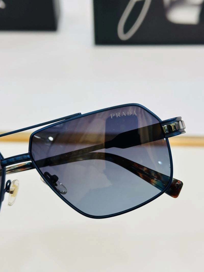 Top mirror Prada Sunglasses