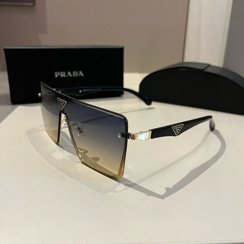 Top mirror Prada Sunglasses