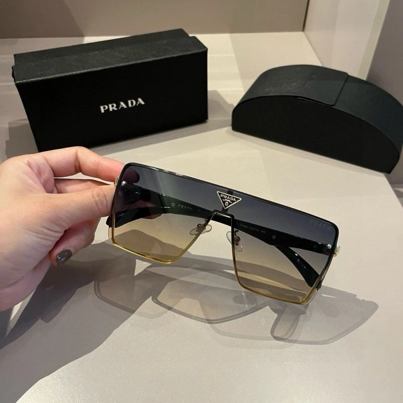 Top mirror Prada Sunglasses
