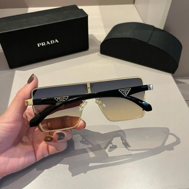 Top mirror Prada Sunglasses