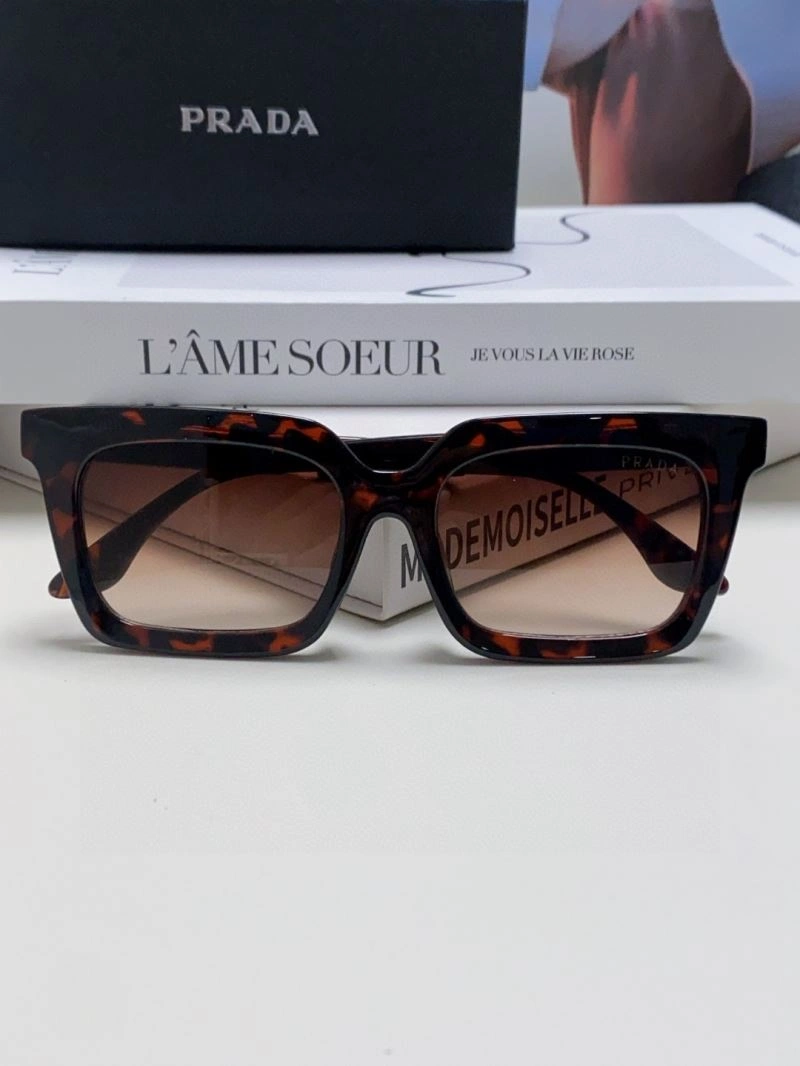 Accurate model Prada Sunglasses