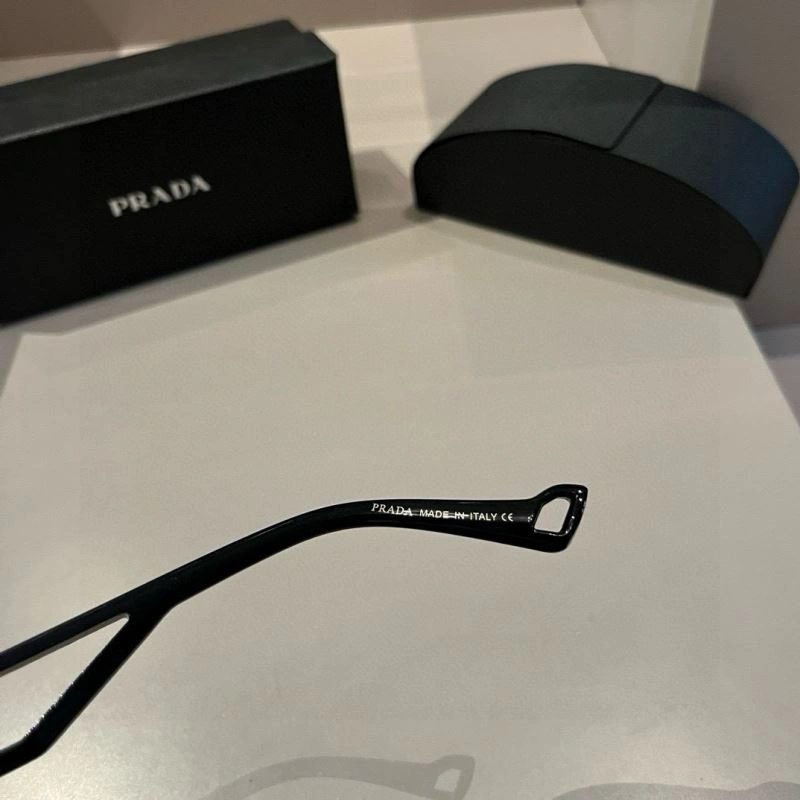 Factory-made Prada Sunglasses