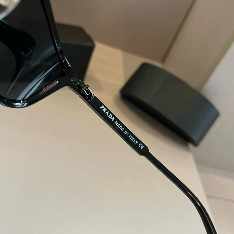 Accurate model Prada Sunglasses