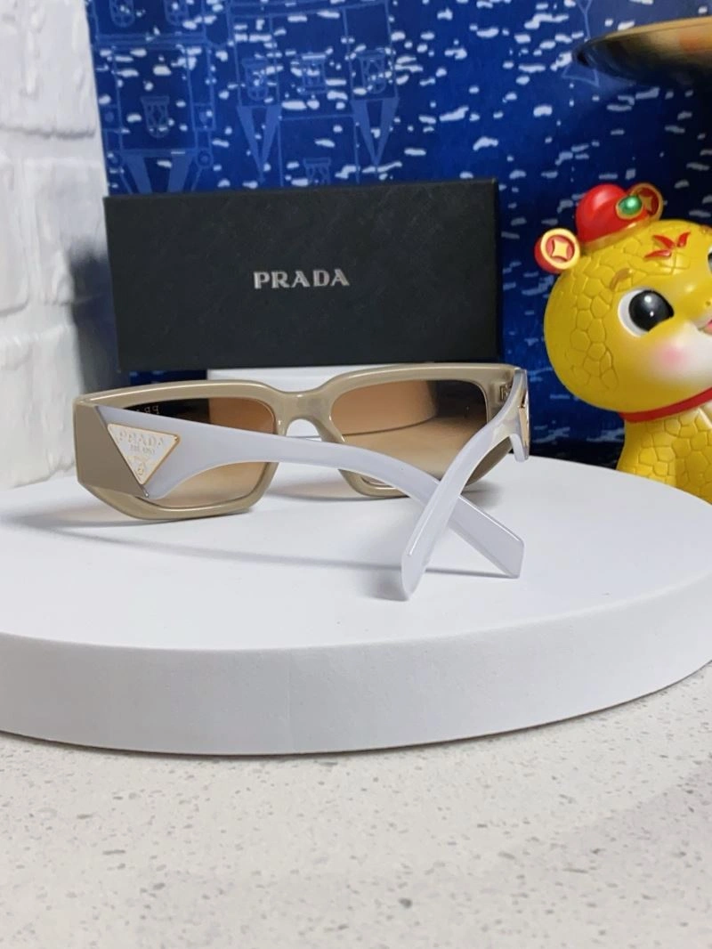Low-cost Prada Sunglasses