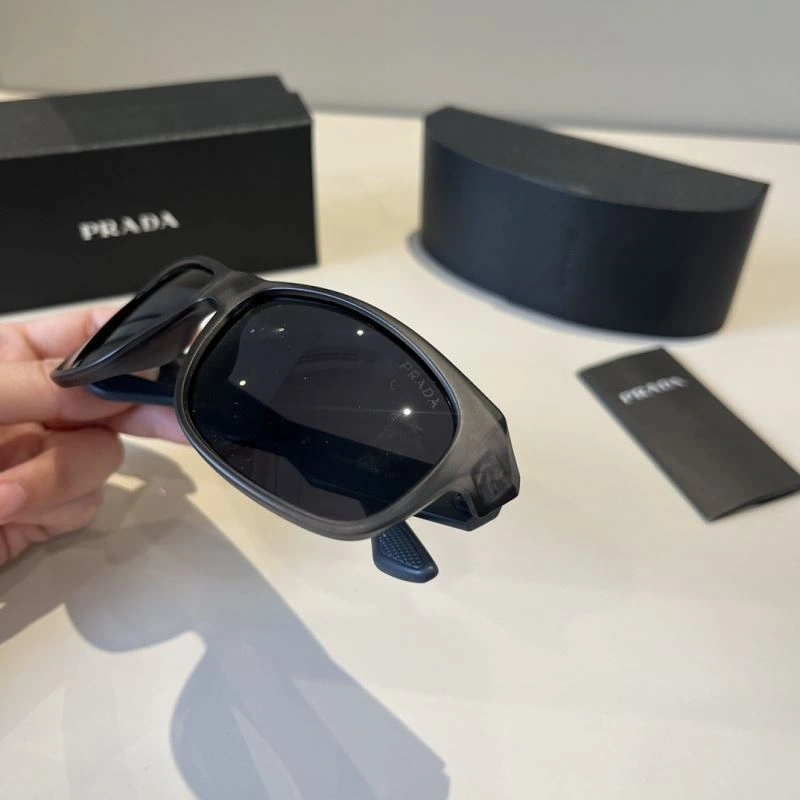 Top mirror Prada Sunglasses