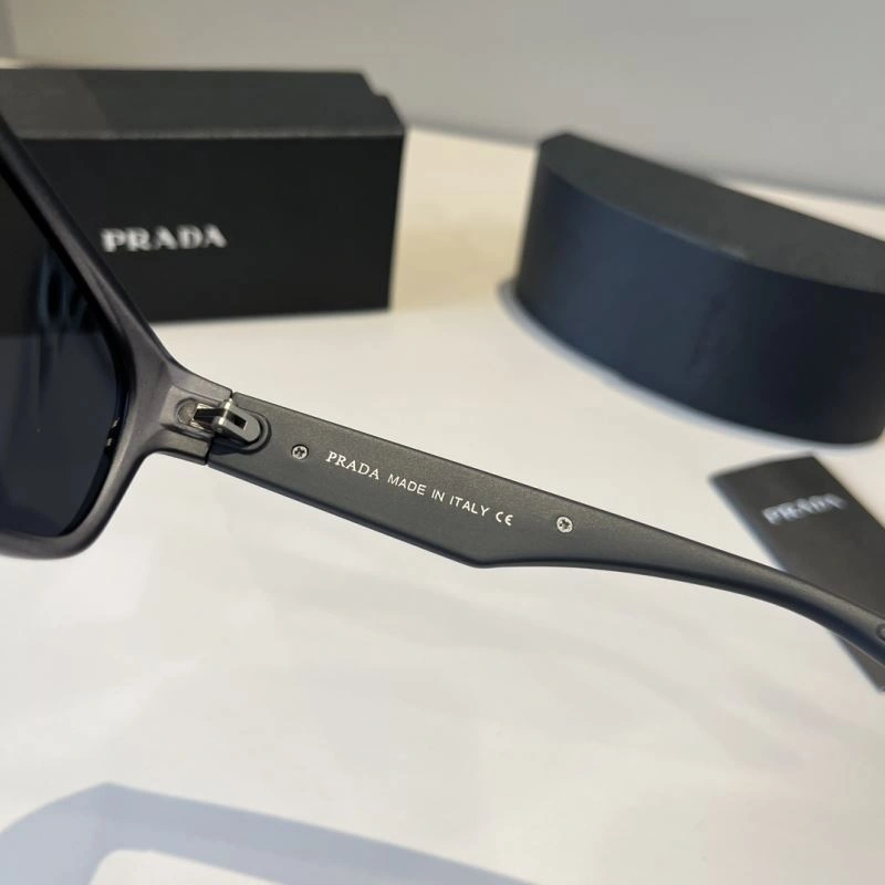 Top mirror Prada Sunglasses