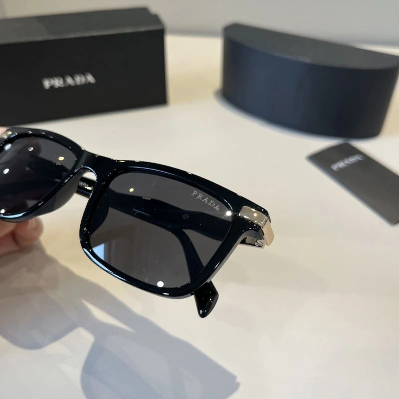 Accurate model Prada Sunglasses