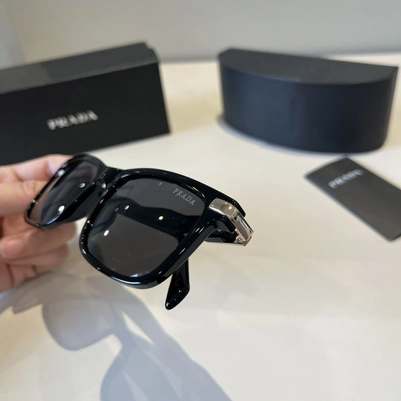 Accurate model Prada Sunglasses