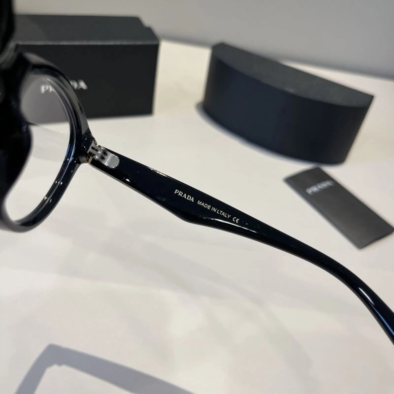 Accurate model Prada Sunglasses
