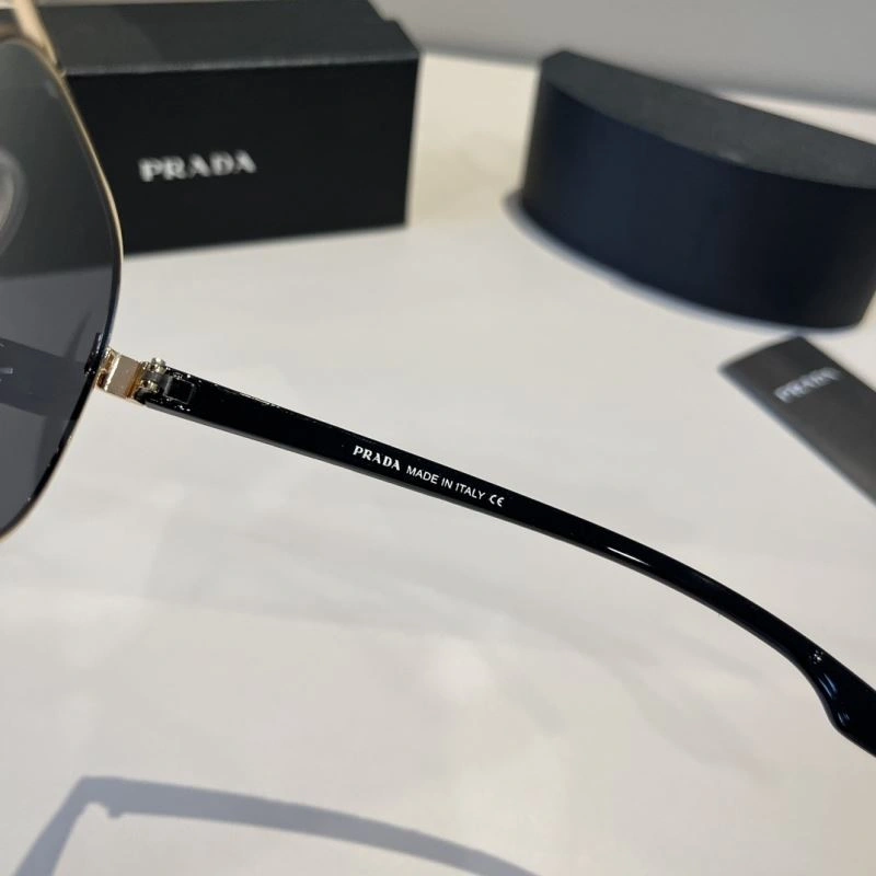 Accurate model Prada Sunglasses