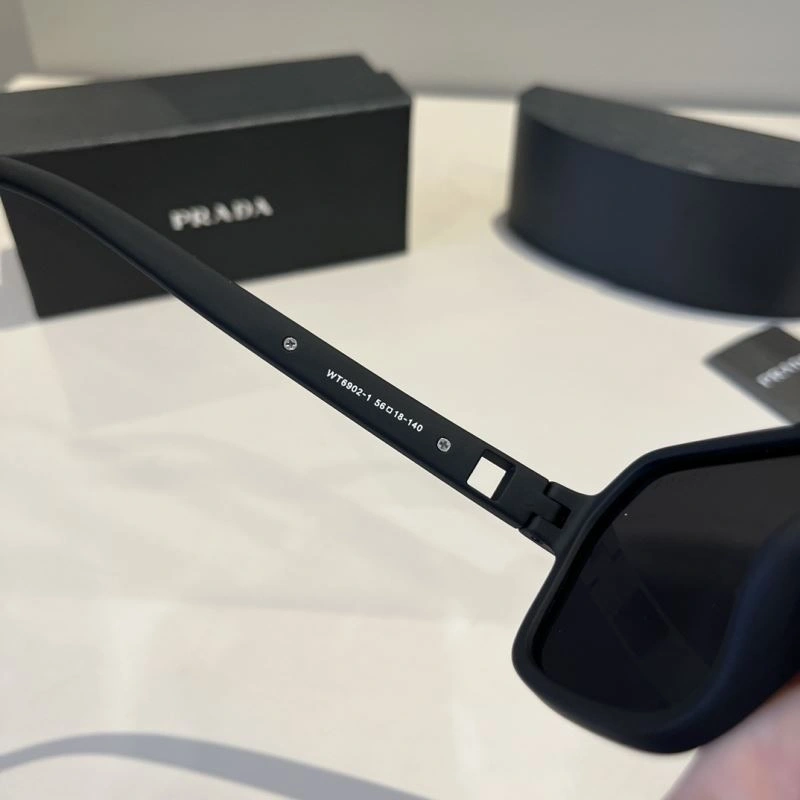 Top match Prada Sunglasses